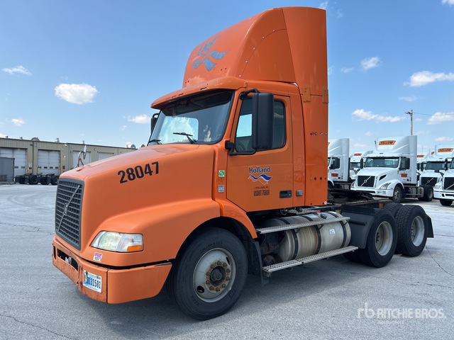 2008 Volvo VNM 6x4 T/A Day Cab Truck Tractor | Ritchie Bros. Auctioneers