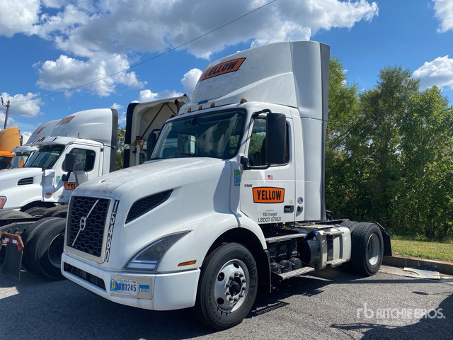 2022 Volvo VNR 4x2 S/A Day Cab Truck Tractor | Ritchie Bros. Auctioneers