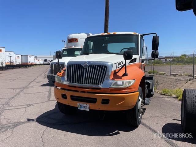 2005 International 4400 4x2 S/A Day Cab Truck Tractor | Ritchie Bros ...