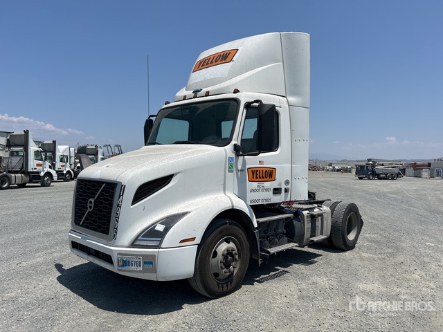 2021 Volvo VNR300 4x2 S/A Day Cab Truck Tractor | Ritchie Bros. Auctioneers
