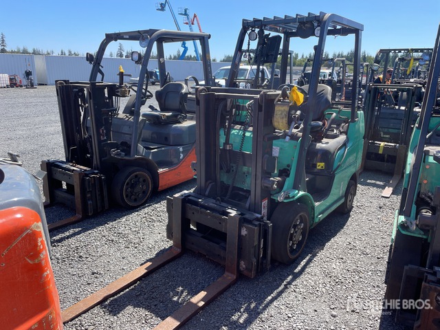 2021 Mitsubishi FGC25N4 5000 lb Caretilla de Ruedas de Macizas ...