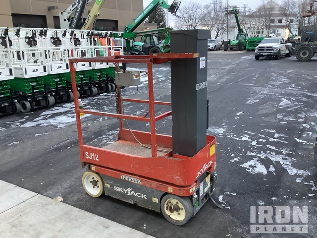 2013 Skyjack SJ12 Electric Vertical Mast Lift in St. Paul, Minnesota ...