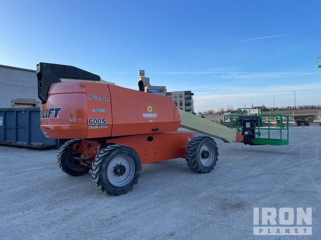 2016 JLG 600S 4WD Diesel Telescopic Boom Lift in Milwaukee, Wisconsin ...