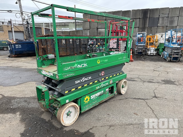2017 Skyjack SJIII 3220 Electric Scissor Lift in MASPETH, New York ...