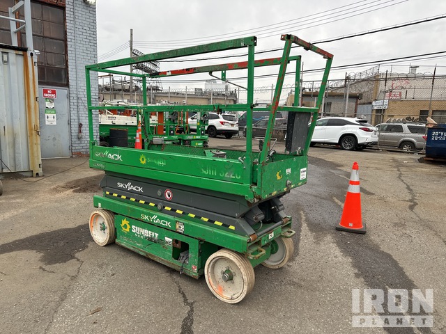 2017 Skyjack SJIII 3220 Electric Scissor Lift in MASPETH, New York ...