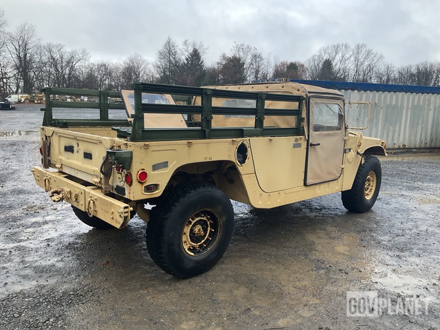 Surplus 2006 AM General M1097R1 HMMWV 2 Door Soft Top w/Truck Body in ...