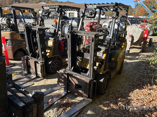 2005 Cat C4000 3700 lb Cushion Tire Forklift (Inoperable) | Ritchie ...