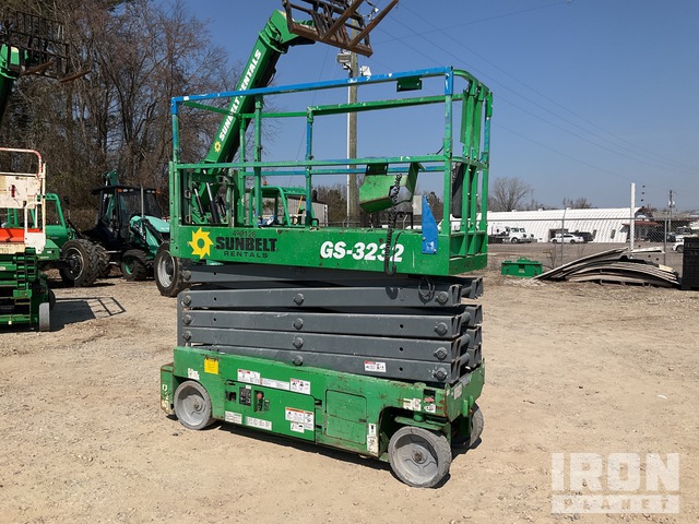 2012 Genie GS-3232 Scissor Lift in Fayetteville, North Carolina, United ...