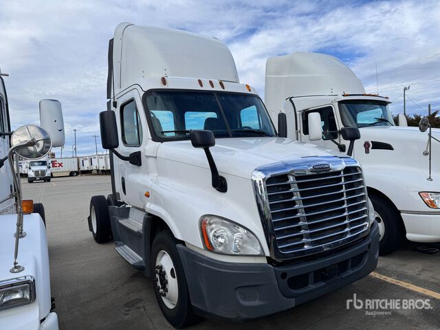 2015 Freightliner Cascadia S/A Day Cab Truck Tractor in Charlotte ...