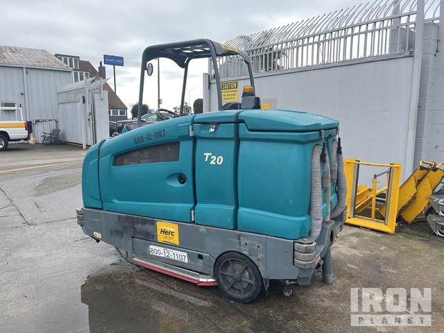 2016 Tennant T20 Ride-On Floor Scrubber in Berkeley, California, United ...