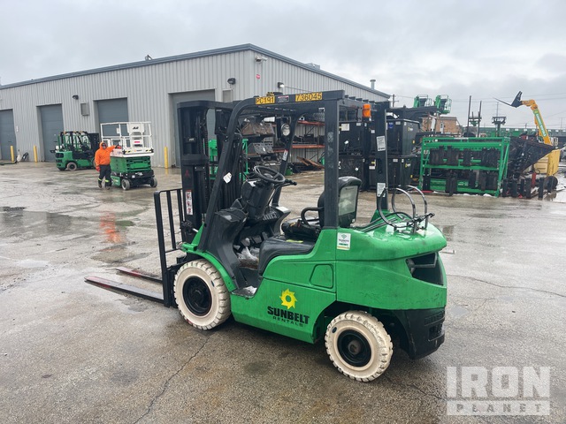 2015 Mitsubishi FG25N Pneumatic Tire Forklift in Chicago, Illinois ...