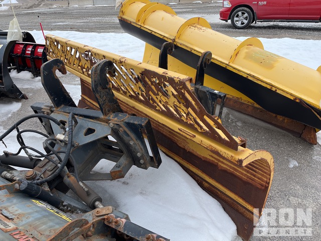 Horst Welding 120 in Snow Plow in Richmand Hill, Ontario, Canada (Asia ...