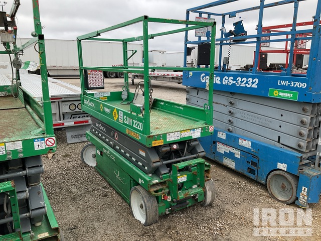 2018 Skyjack SJIII 3220 Electric Scissor Lift in Morris, Illinois ...