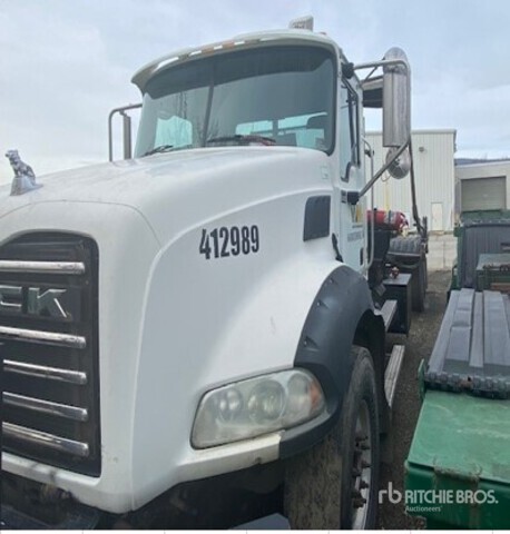 2009 Mack GU813 Roll-Off Truck (Inoperable) in Salem, Virginia, United ...