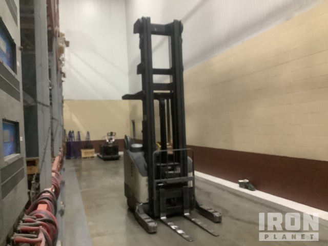 2008 Crown RR5200 4500 lb Electric Forklift in Jessup, Pennsylvania ...