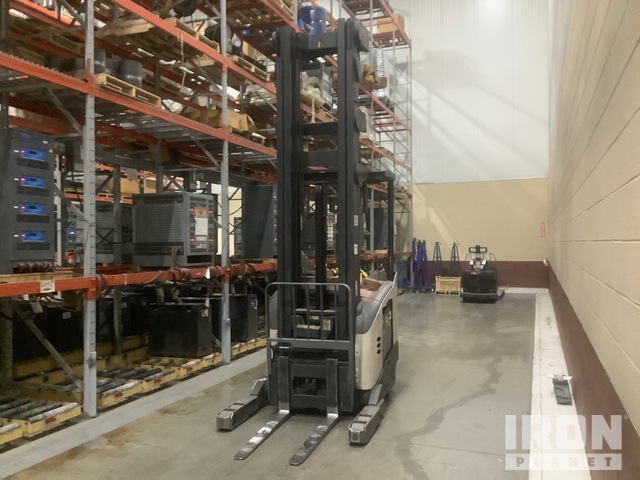 2008 Crown RR5200 4500 lb Electric Forklift in Jessup, Pennsylvania ...