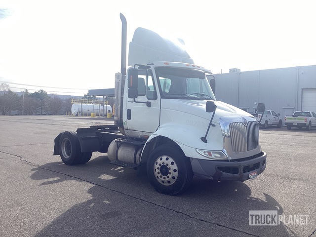 2009 International 8600 4x2 S/A Day Cab Truck Tractor in Memphis ...