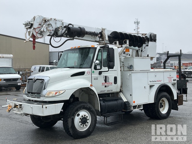 Altec DL42T on 2006 International 4400 4x2 Digger Derrick Truck in New ...