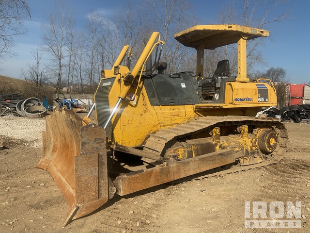 2004 Komatsu D65EX-15 Crawler Dozer in Columbus, Ohio, United States ...