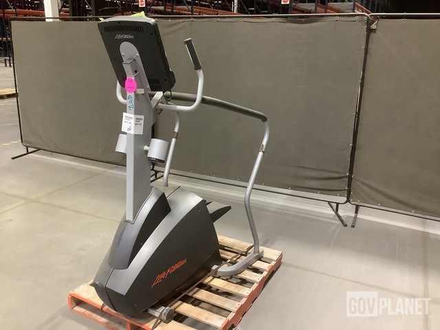 Surplus Life Fitness CLSS Isotrack Stair Stepper in Chambersburg ...
