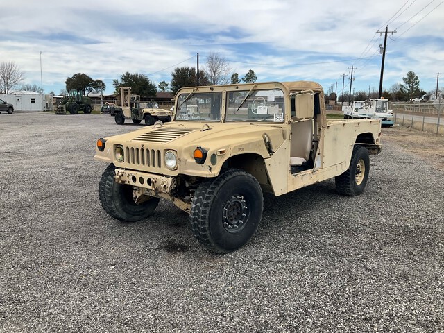 HMMWV a la venta en subasta en línea | IronPlanet
