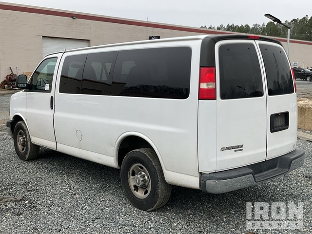 2014 Chevrolet Express 2500 4x2 11-Seat Passenger Van in Queenstown ...