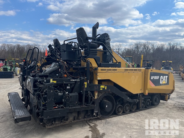 2017 Cat AP1055F Track Asphalt Paver in Walton, Kentucky, United States ...