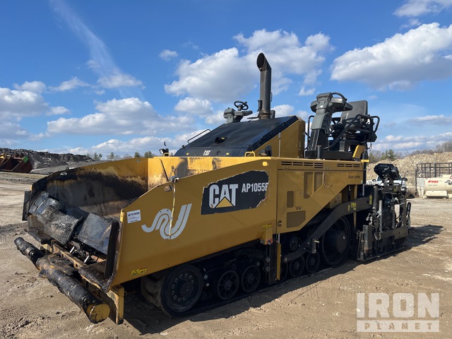 2018 Cat AP1055F Track Asphalt Paver in Walton, Kentucky, United States ...