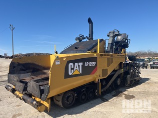 2015 Cat AP1055F Track Asphalt Paver in Walton, Kentucky, United States ...