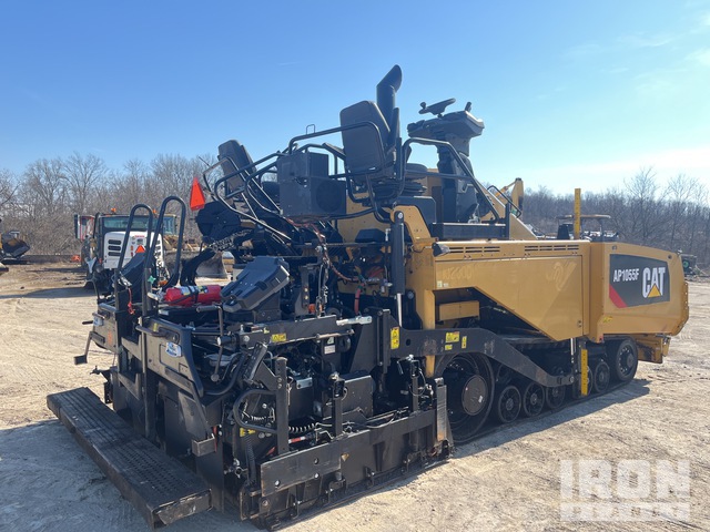 2015 Cat AP1055F Track Asphalt Paver in Walton, Kentucky, United States ...