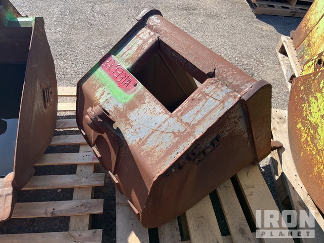 Wain-Roy 24 in Backhoe Rear Bucket in Sharonville, Ohio, United States ...