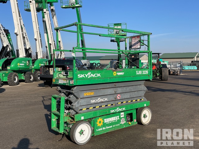 2015 Skyjack SJIII-3226 Electric Scissor Lift in Sun Prairie, Wisconsin ...