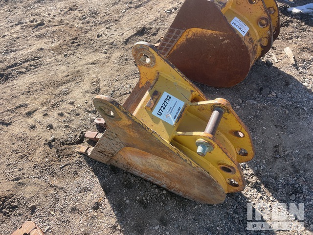 12 in Backhoe Loader Bucket - Fits Case 580 in Kiowa, Colorado, United ...