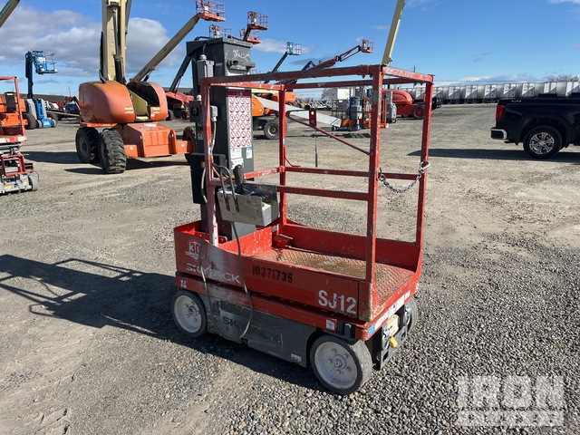 2015 Skyjack SJ12 Electric Vertical Mast Lift in Dunnigan, California ...
