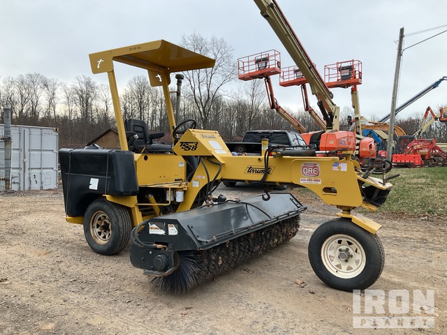 2005 Terramite TSS38 Self-Propelled Broom in Quakertown, Pennsylvania ...