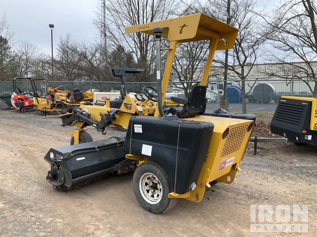 2005 Terramite TSS38 Self-Propelled Broom in Quakertown, Pennsylvania ...