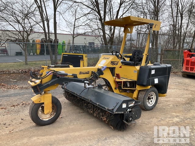 2005 Terramite TSS38 Self-Propelled Broom in Quakertown, Pennsylvania ...