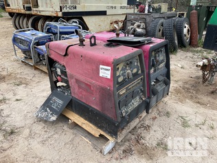 Quantity of (2) Lincoln Mobile Multi-Process Engine Driven Welder (Inoperable) in Seguin, Texas ...