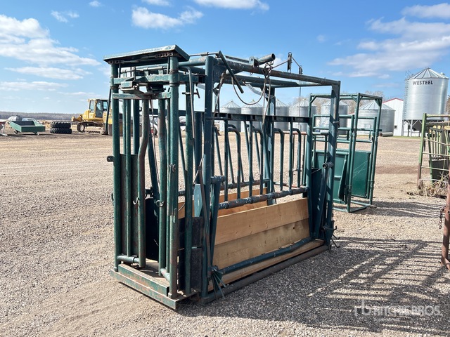 Hi-Hog Squeeze Chute | Ritchie Bros. Auctioneers