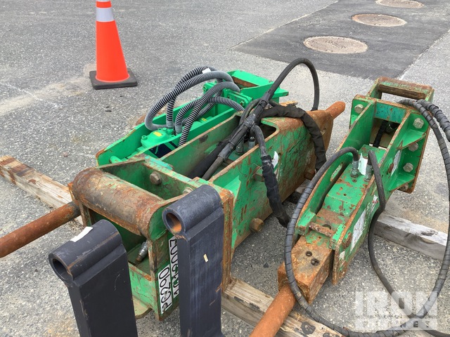 2017 Okada ORV1000 Hydraulic Breaker in Shrewsbury, Massachusetts ...