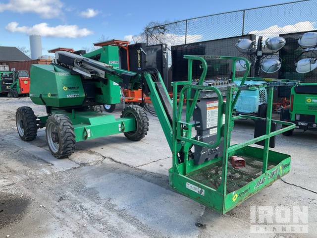 2013 JLG 340AJ 4WD Diesel Articulating Boom Lift in Westbury, New York ...