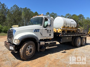 2008 Mack GU713 Granite Mud Mixing Truck in Auburn, Alabama, United ...
