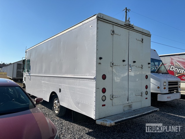 2004 Freightliner MT35 4x2 Step Van (Inoperable) in Salisbury, North ...