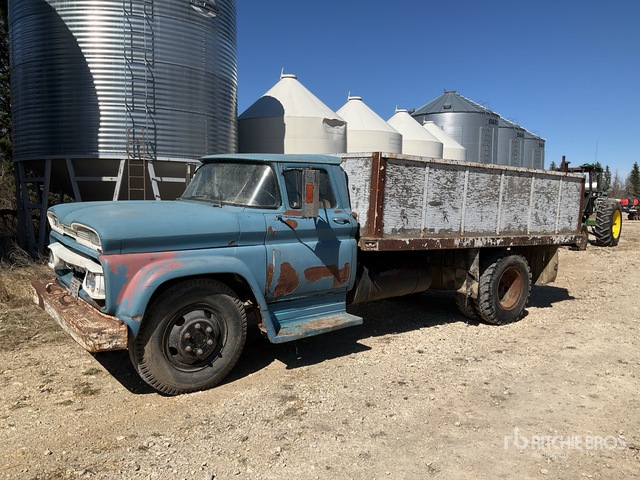 GMC 960 4x2 Grain Truck (Inoperable) | Ritchie Bros. Auctioneers