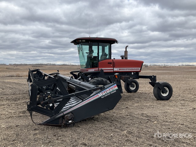 2002 MacDon 2952 30 ft Swather Windrower | Ritchie Bros. Auctioneers