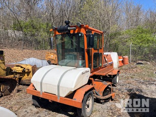 2015 Broce RCT350 Self-Propelled Broom in Knoxville, Tennessee, United ...
