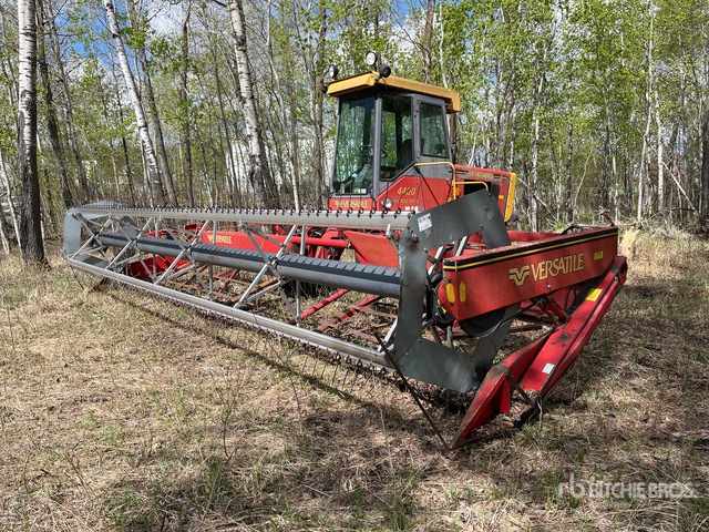1983 Versatile 4400 24 ft Swather Windrower | Ritchie Bros. Auctioneers