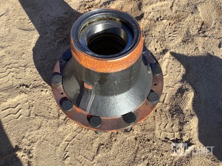 Surplus AxleTech SA88401239 Vehicular Wheel Hub in Doyle, California ...
