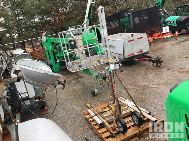 Vermette 512M Material Hoist in North Hampton, New Hampshire, United ...