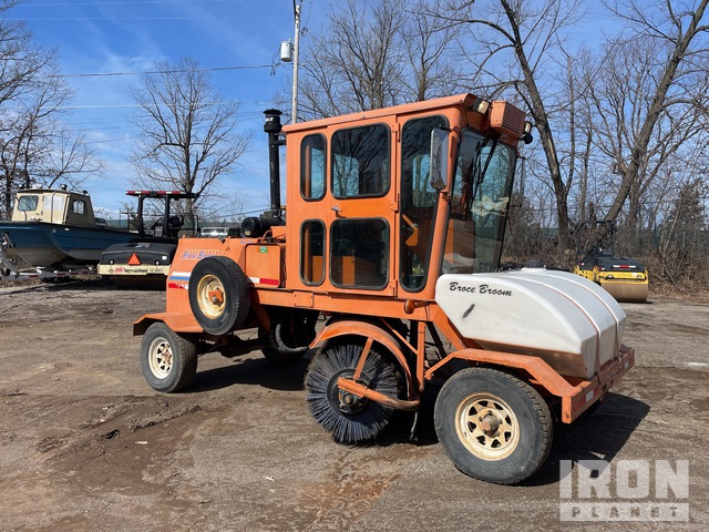 2000 Broce RJ350 Self-Propelled Broom in Lannon, Wisconsin, United ...